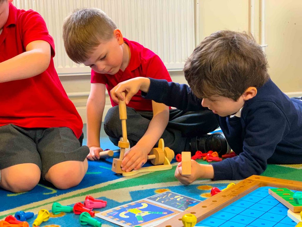 Pegs to Construction Complete Set - Learn Play Nexus