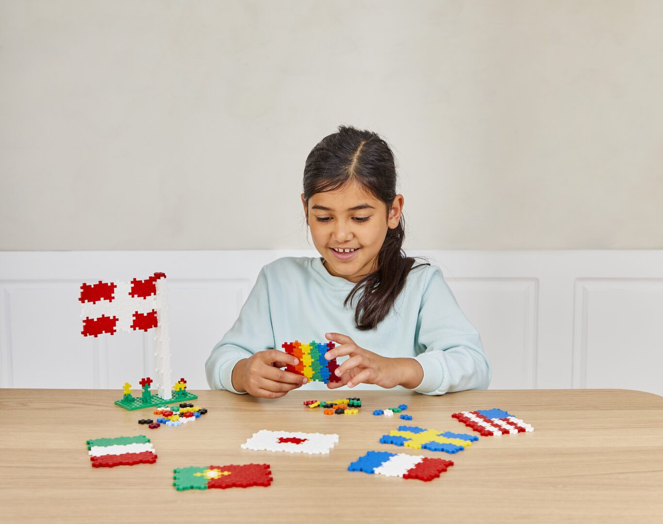 Plus Plus: Flags of the World Set - 2400PCS - Learn Play Nexus