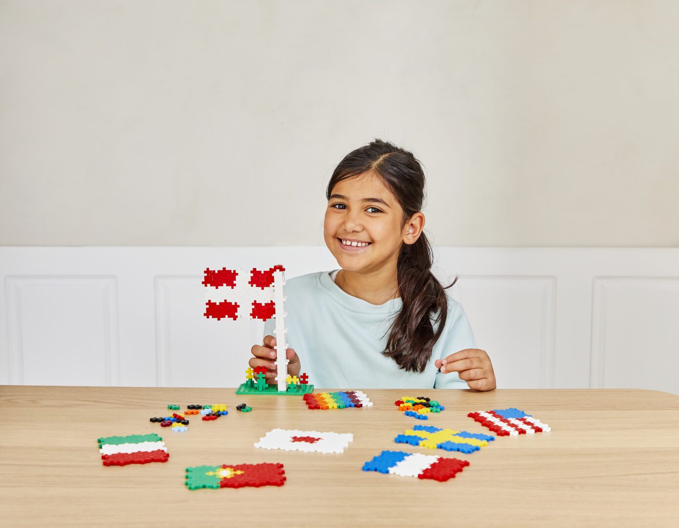 Plus Plus: Flags of the World Set - 2400PCS - Learn Play Nexus